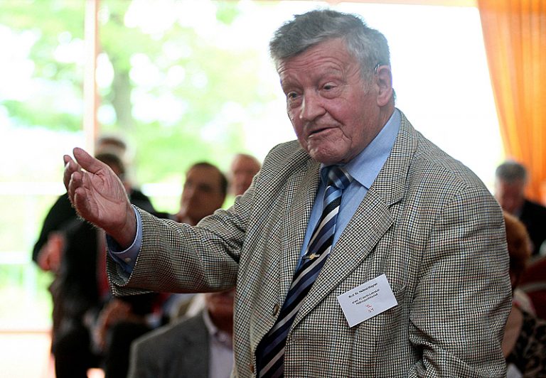 In memoriam Prof. Dr. Helmut Wagner (1929-2023) - Eurojournal pro ...